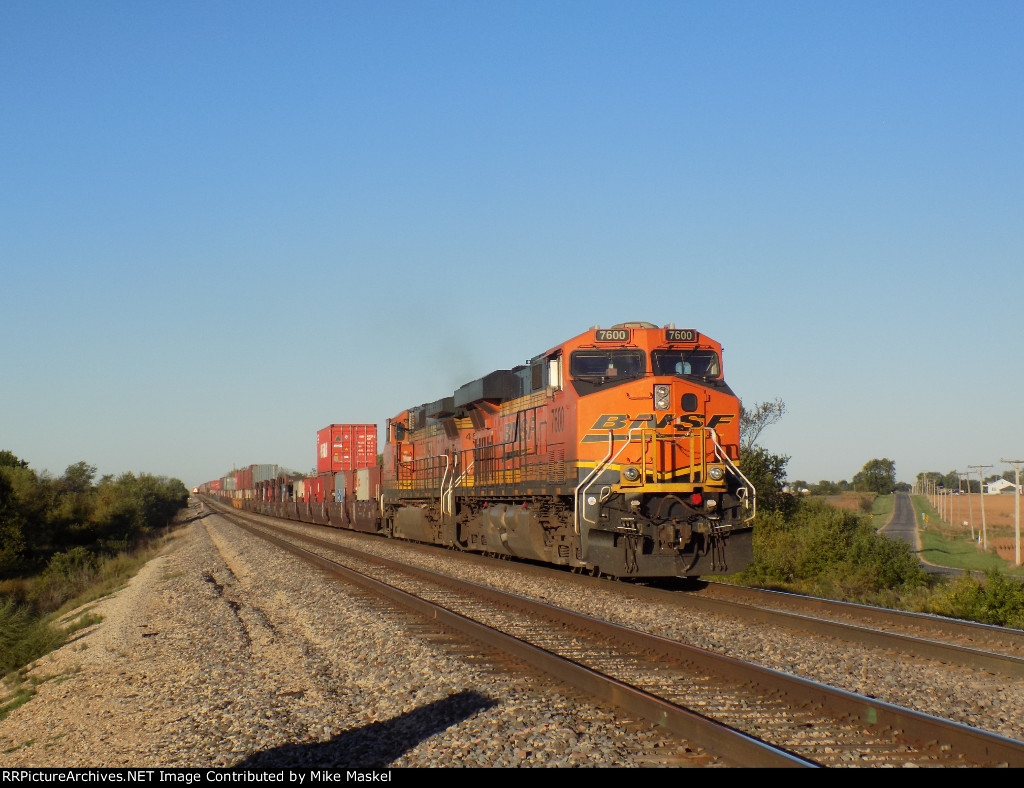 BNSF 7600